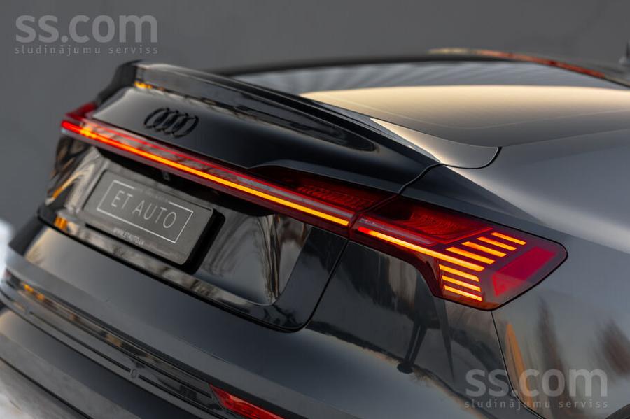 Pelēks Audi E-Tron 2020 Jelgava, ar dzinēja tilpumu 0.00 L un nobraukumu 156 tūkst. km par 26000 €, foto 9 vietnē AUTOMOTO.COM.LV