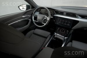 Pelēks Audi E-Tron 2020 Jelgava, ar dzinēja tilpumu 0.00 L un nobraukumu 156 tūkst. km par 26000 €, foto 16 vietnē AUTOMOTO.COM.LV