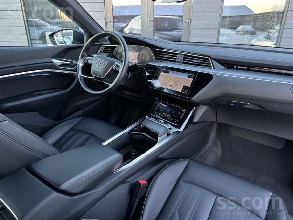 Pelēks Audi E-Tron 2020 Jelgava, ar dzinēja tilpumu 0.00 L un nobraukumu 150 tūkst. km par 24950 €, foto 6 vietnē AUTOMOTO.COM.LV
