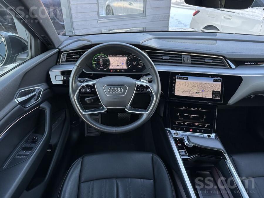 Pelēks Audi E-Tron 2020 Jelgava, ar dzinēja tilpumu 0.00 L un nobraukumu 150 tūkst. km par 24950 €, foto 10 vietnē AUTOMOTO.COM.LV