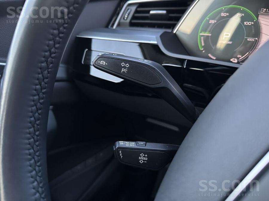 Pelēks Audi E-Tron 2020 Jelgava, ar dzinēja tilpumu 0.00 L un nobraukumu 150 tūkst. km par 24950 €, foto 18 vietnē AUTOMOTO.COM.LV