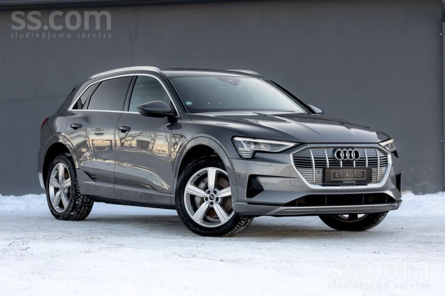 Pelēks Audi E-Tron 2020 Jelgava, ar dzinēja tilpumu 0.00 L un nobraukumu 137 tūkst. km par 24000 €, foto 3 vietnē AUTOMOTO.COM.LV