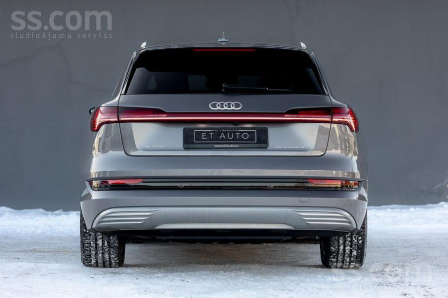 Pelēks Audi E-Tron 2020 Jelgava, ar dzinēja tilpumu 0.00 L un nobraukumu 137 tūkst. km par 24000 €, foto 6 vietnē AUTOMOTO.COM.LV