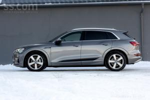 Pelēks Audi E-Tron 2020 Jelgava, ar dzinēja tilpumu 0.00 L un nobraukumu 137 tūkst. km par 24000 €, foto 8 vietnē AUTOMOTO.COM.LV