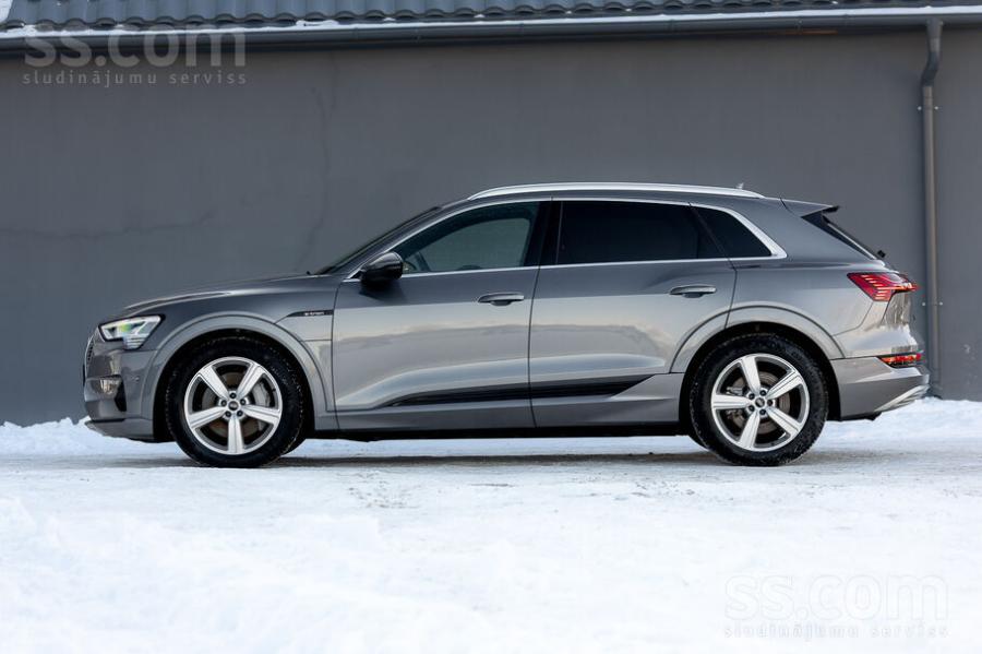 Pelēks Audi E-Tron 2020 Jelgava, ar dzinēja tilpumu 0.00 L un nobraukumu 137 tūkst. km par 24000 €, foto 8 vietnē AUTOMOTO.COM.LV
