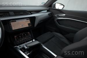 Pelēks Audi E-Tron 2020 Jelgava, ar dzinēja tilpumu 0.00 L un nobraukumu 137 tūkst. km par 24000 €, foto 11 vietnē AUTOMOTO.COM.LV