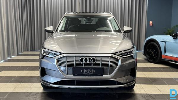 Grey Audi E-Tron 2020 in Marupe, with an engine capacity of 0.00 L and mileage of 111 thousand km for 22990 €, photo 2 on AUTOMOTO.COM.LV
