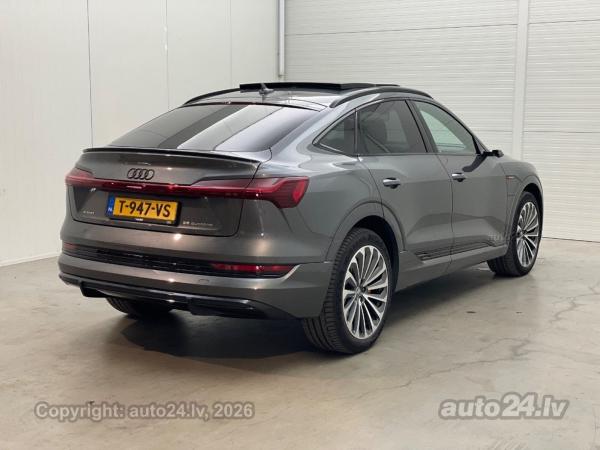 Grey Audi E-Tron 2020 in Viljandi, with an engine capacity of 0.00 L and mileage of 70 thousand km for 33500 €, photo 3 on AUTOMOTO.COM.LV