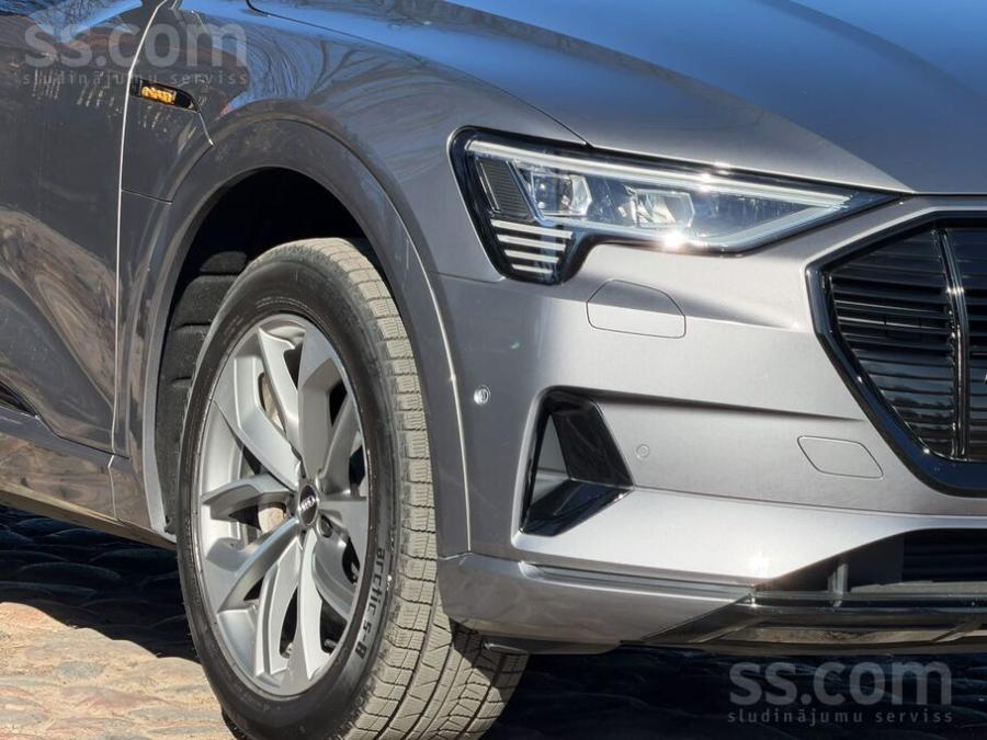 Grey Audi E-Tron 2020 in Riga, with an engine capacity of 0.00 L and mileage of 105 thousand km for 39000 €, photo 8 on AUTOMOTO.COM.LV
