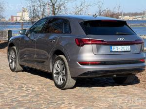 Grey Audi E-Tron 2020 in Riga, with an engine capacity of 0.00 L and mileage of 105 thousand km for 39000 €, photo 10 on AUTOMOTO.COM.LV