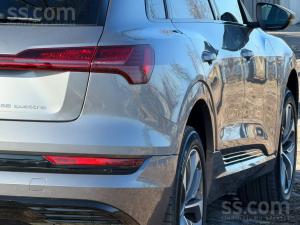 Grey Audi E-Tron 2020 in Riga, with an engine capacity of 0.00 L and mileage of 105 thousand km for 39000 €, photo 20 on AUTOMOTO.COM.LV