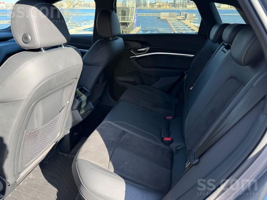 Grey Audi E-Tron 2020 in Riga, with an engine capacity of 0.00 L and mileage of 105 thousand km for 39000 €, photo 26 on AUTOMOTO.COM.LV