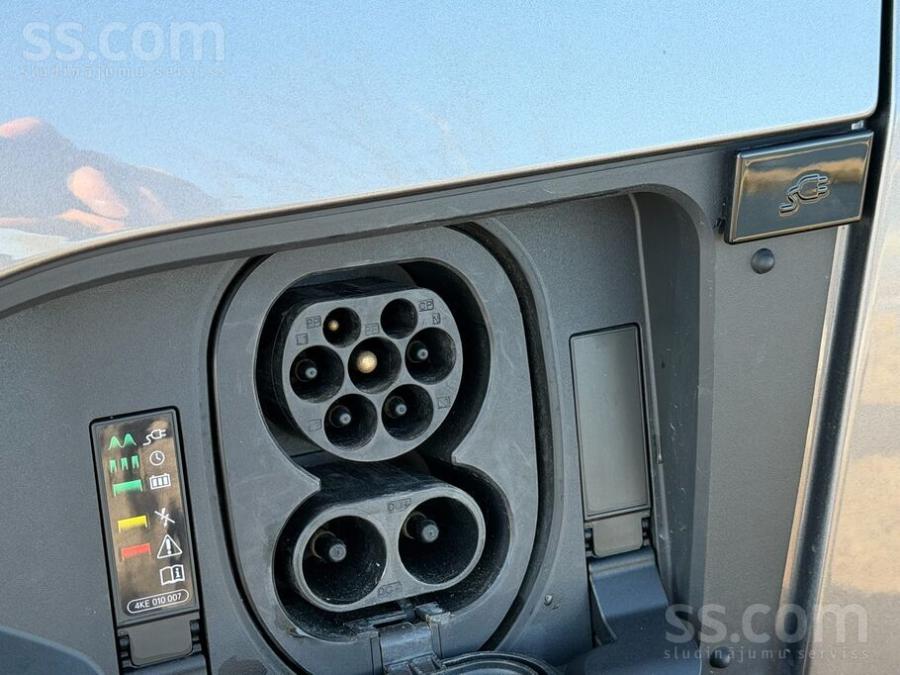 Grey Audi E-Tron 2020 in Riga, with an engine capacity of 0.00 L and mileage of 105 thousand km for 39000 €, photo 28 on AUTOMOTO.COM.LV
