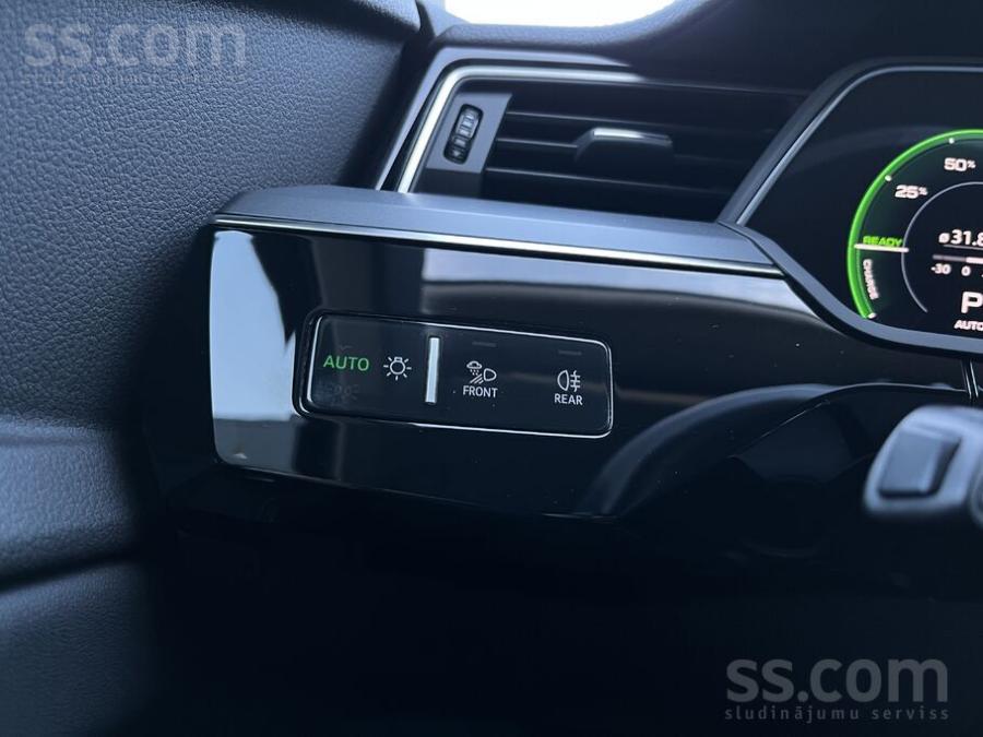 Grey Audi E-Tron 2020 in Riga, with an engine capacity of 0.00 L and mileage of 156 thousand km for 24900 €, photo 14 on AUTOMOTO.COM.LV