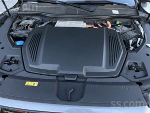 Grey Audi E-Tron 2020 in Riga, with an engine capacity of 0.00 L and mileage of 156 thousand km for 24900 €, photo 18 on AUTOMOTO.COM.LV