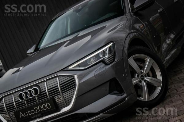 Pelēks Audi E-Tron 2020 Tukums, ar dzinēja tilpumu 0.00 L un nobraukumu 112 tūkst. km par 23990 €, foto 10 vietnē AUTOMOTO.COM.LV