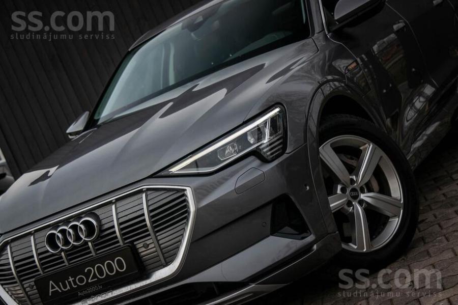Grey Audi E-Tron 2020 in Tukums, with an engine capacity of 0.00 L and mileage of 112 thousand km for 23990 €, photo 11 on AUTOMOTO.COM.LV