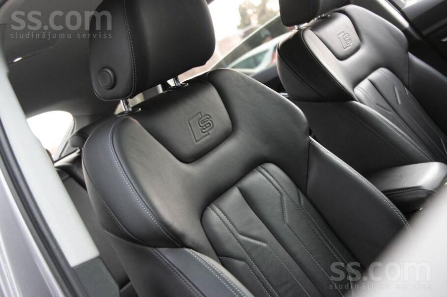 Grey Audi E-Tron 2020 in Tukums, with an engine capacity of 0.00 L and mileage of 112 thousand km for 23990 €, photo 13 on AUTOMOTO.COM.LV