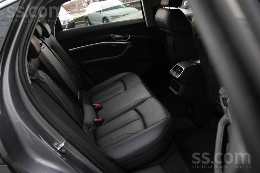 Grey Audi E-Tron 2020 in Tukums, with an engine capacity of 0.00 L and mileage of 112 thousand km for 23990 €, photo 16 on AUTOMOTO.COM.LV
