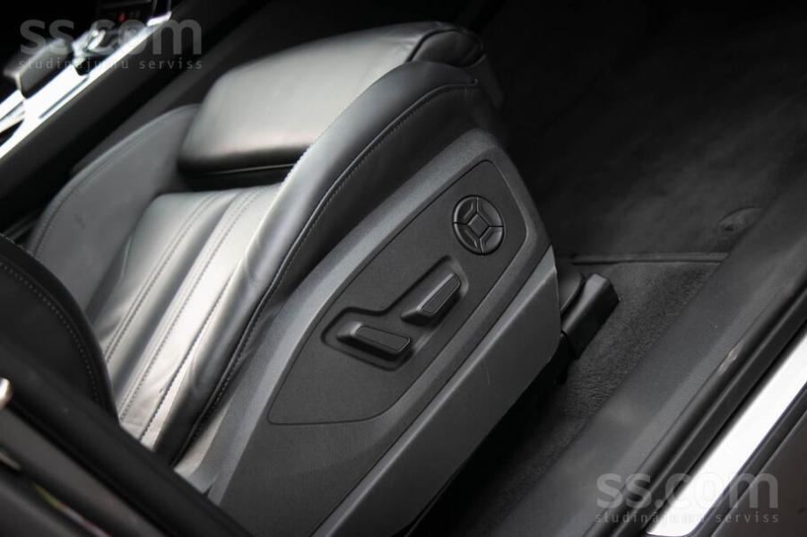 Grey Audi E-Tron 2020 in Tukums, with an engine capacity of 0.00 L and mileage of 112 thousand km for 23990 €, photo 17 on AUTOMOTO.COM.LV