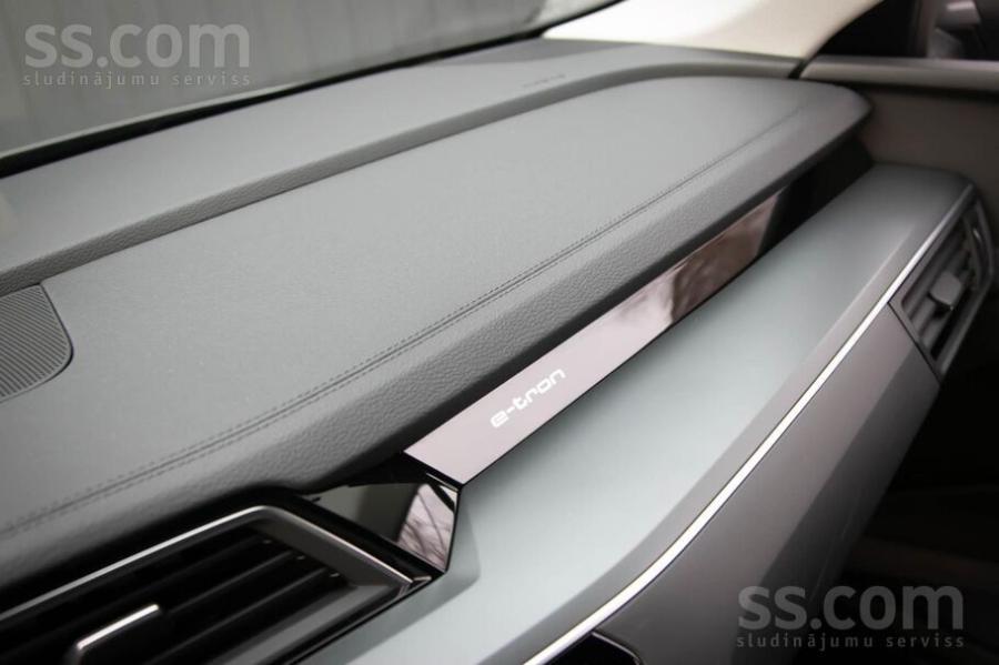 Grey Audi E-Tron 2020 in Tukums, with an engine capacity of 0.00 L and mileage of 112 thousand km for 23990 €, photo 28 on AUTOMOTO.COM.LV