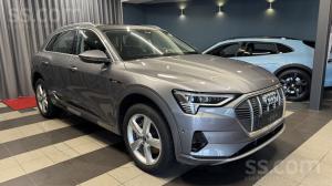Grey Audi E-Tron 2020 in Riga, with an engine capacity of 0.00 L and mileage of 111 thousand km for 22990 €, photo 4 on AUTOMOTO.COM.LV