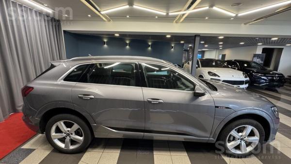 Pelēks Audi E-Tron 2020 Rīga, ar dzinēja tilpumu 0.00 L un nobraukumu 111 tūkst. km par 22990 €, foto 4 vietnē AUTOMOTO.COM.LV