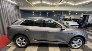 Grey Audi E-Tron 2020 in Riga, with an engine capacity of 0.00 L and mileage of 111 thousand km for 22990 €, photo 5 on AUTOMOTO.COM.LV