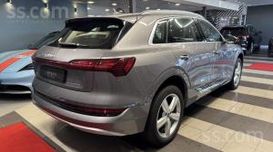 Grey Audi E-Tron 2020 in Riga, with an engine capacity of 0.00 L and mileage of 111 thousand km for 22990 €, photo 6 on AUTOMOTO.COM.LV