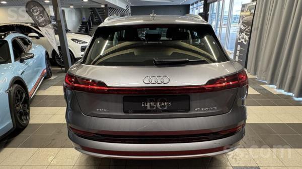 Pelēks Audi E-Tron 2020 Rīga, ar dzinēja tilpumu 0.00 L un nobraukumu 111 tūkst. km par 22990 €, foto 6 vietnē AUTOMOTO.COM.LV