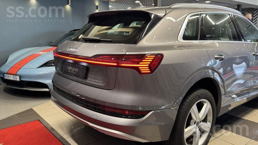 Grey Audi E-Tron 2020 in Riga, with an engine capacity of 0.00 L and mileage of 111 thousand km for 22990 €, photo 10 on AUTOMOTO.COM.LV