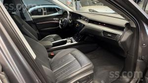 Grey Audi E-Tron 2020 in Riga, with an engine capacity of 0.00 L and mileage of 111 thousand km for 22990 €, photo 11 on AUTOMOTO.COM.LV