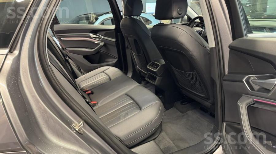 Grey Audi E-Tron 2020 in Riga, with an engine capacity of 0.00 L and mileage of 111 thousand km for 22990 €, photo 13 on AUTOMOTO.COM.LV