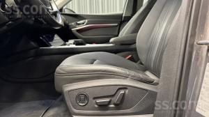 Grey Audi E-Tron 2020 in Riga, with an engine capacity of 0.00 L and mileage of 111 thousand km for 22990 €, photo 22 on AUTOMOTO.COM.LV
