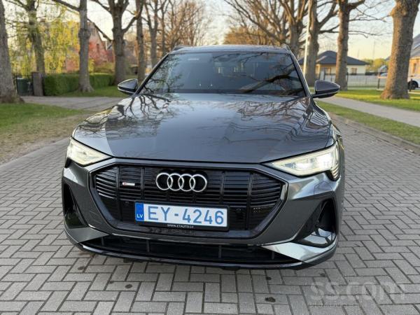 Pelēks Audi E-Tron 2020 Valmiera, ar dzinēja tilpumu 0.00 L un nobraukumu 0 tūkst. km par 22900 €, foto 4 vietnē AUTOMOTO.COM.LV