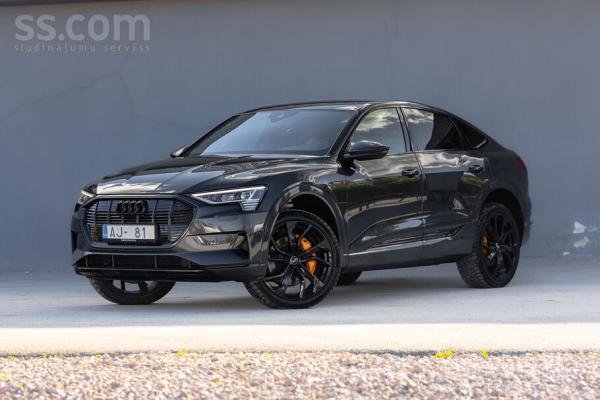 Grey Audi E-Tron 2020 in Jelgava, with an engine capacity of 0.00 L and mileage of 156 thousand km for 24000 €, photo 1 on AUTOMOTO.COM.LV