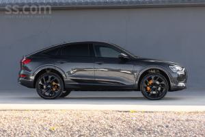 Pelēks Audi E-Tron 2020 Jelgava, ar dzinēja tilpumu 0.00 L un nobraukumu 156 tūkst. km par 24000 €, foto 5 vietnē AUTOMOTO.COM.LV