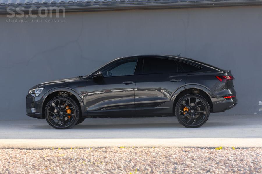 Pelēks Audi E-Tron 2020 Jelgava, ar dzinēja tilpumu 0.00 L un nobraukumu 156 tūkst. km par 24000 €, foto 9 vietnē AUTOMOTO.COM.LV