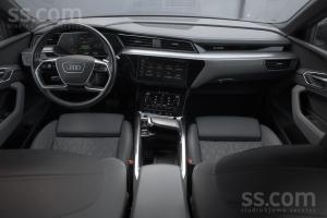 Pelēks Audi E-Tron 2020 Jelgava, ar dzinēja tilpumu 0.00 L un nobraukumu 156 tūkst. km par 24000 €, foto 10 vietnē AUTOMOTO.COM.LV