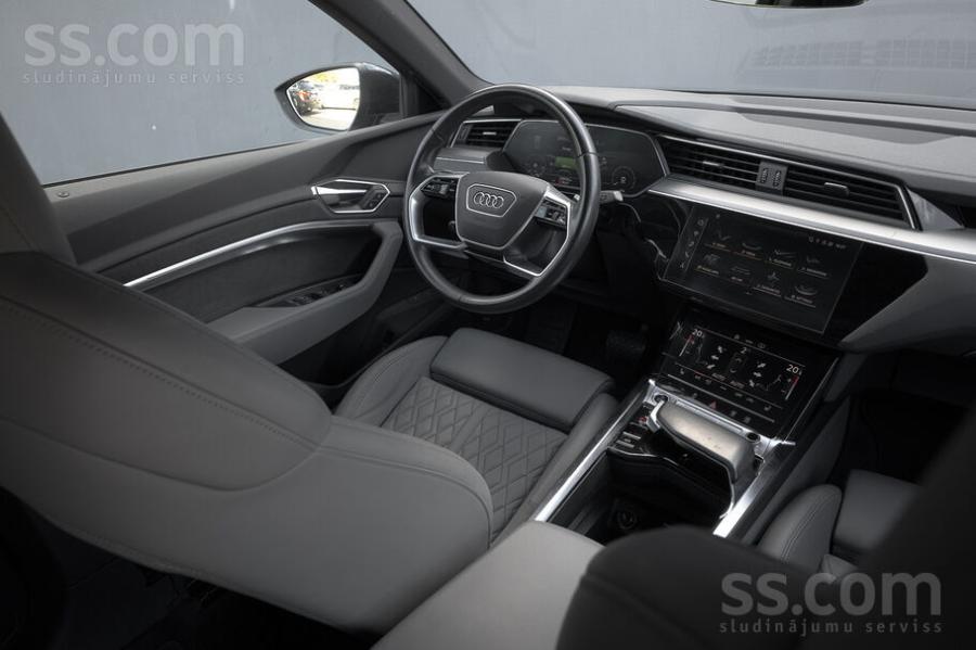 Pelēks Audi E-Tron 2020 Jelgava, ar dzinēja tilpumu 0.00 L un nobraukumu 156 tūkst. km par 24000 €, foto 11 vietnē AUTOMOTO.COM.LV