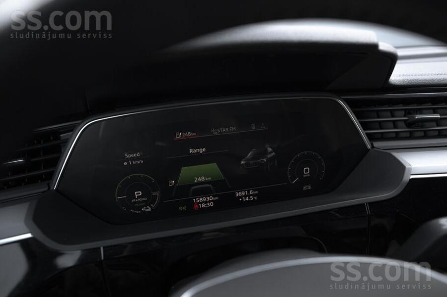 Pelēks Audi E-Tron 2020 Jelgava, ar dzinēja tilpumu 0.00 L un nobraukumu 156 tūkst. km par 24000 €, foto 18 vietnē AUTOMOTO.COM.LV