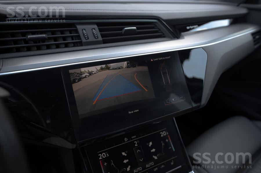 Pelēks Audi E-Tron 2020 Jelgava, ar dzinēja tilpumu 0.00 L un nobraukumu 156 tūkst. km par 24000 €, foto 19 vietnē AUTOMOTO.COM.LV