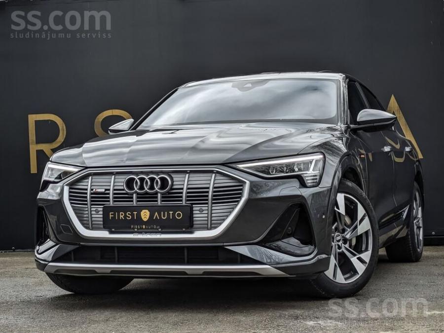 Pelēks Audi E-Tron 2020 Tukums, ar dzinēja tilpumu 0.00 L un nobraukumu 130 tūkst. km par 25990 €, foto 3 vietnē AUTOMOTO.COM.LV