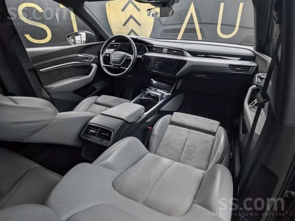 Pelēks Audi E-Tron 2020 Tukums, ar dzinēja tilpumu 0.00 L un nobraukumu 130 tūkst. km par 25990 €, foto 5 vietnē AUTOMOTO.COM.LV