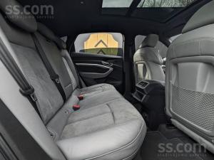 Pelēks Audi E-Tron 2020 Tukums, ar dzinēja tilpumu 0.00 L un nobraukumu 130 tūkst. km par 25990 €, foto 8 vietnē AUTOMOTO.COM.LV