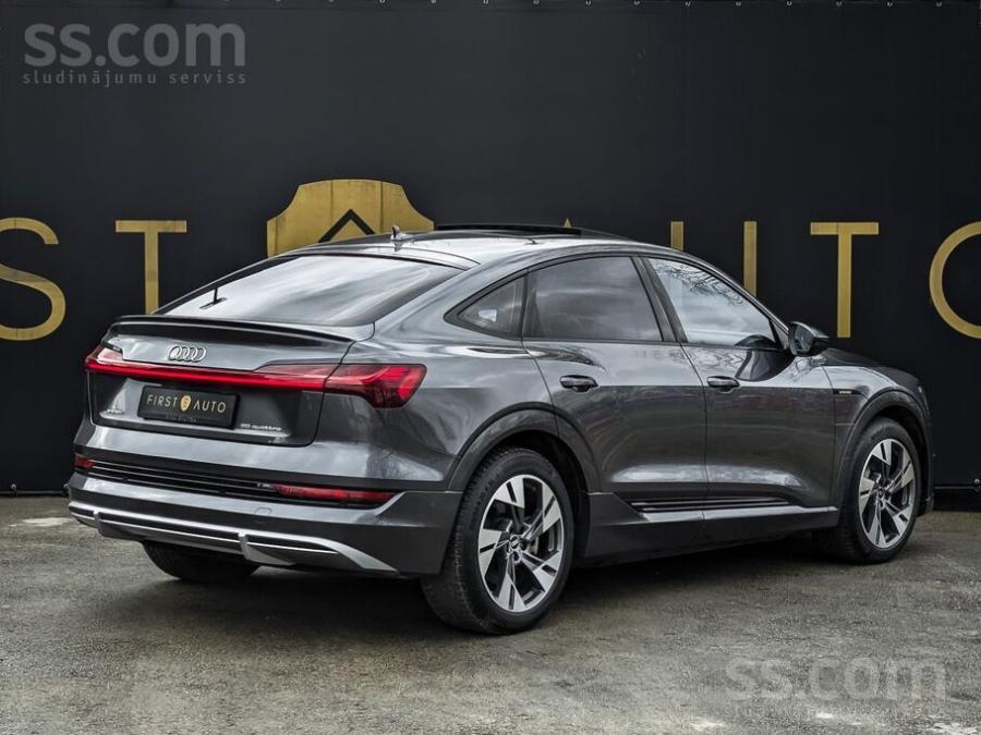 Pelēks Audi E-Tron 2020 Tukums, ar dzinēja tilpumu 0.00 L un nobraukumu 130 tūkst. km par 25990 €, foto 26 vietnē AUTOMOTO.COM.LV