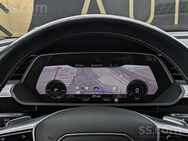 Серый Ауди E-Tron 2020 в Тукумс, объемом двигателя 0.00 л и пробегом 130 тыс. км за 25990 €, фото 8 на AUTOMOTO.COM.LV
