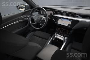 Pelēks Audi E-Tron 2020 Jelgava, ar dzinēja tilpumu 0.00 L un nobraukumu 137 tūkst. km par 23000 €, foto 11 vietnē AUTOMOTO.COM.LV