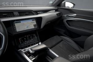 Pelēks Audi E-Tron 2020 Jelgava, ar dzinēja tilpumu 0.00 L un nobraukumu 137 tūkst. km par 23000 €, foto 12 vietnē AUTOMOTO.COM.LV