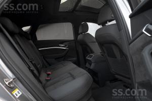 Pelēks Audi E-Tron 2020 Jelgava, ar dzinēja tilpumu 0.00 L un nobraukumu 137 tūkst. km par 23000 €, foto 15 vietnē AUTOMOTO.COM.LV